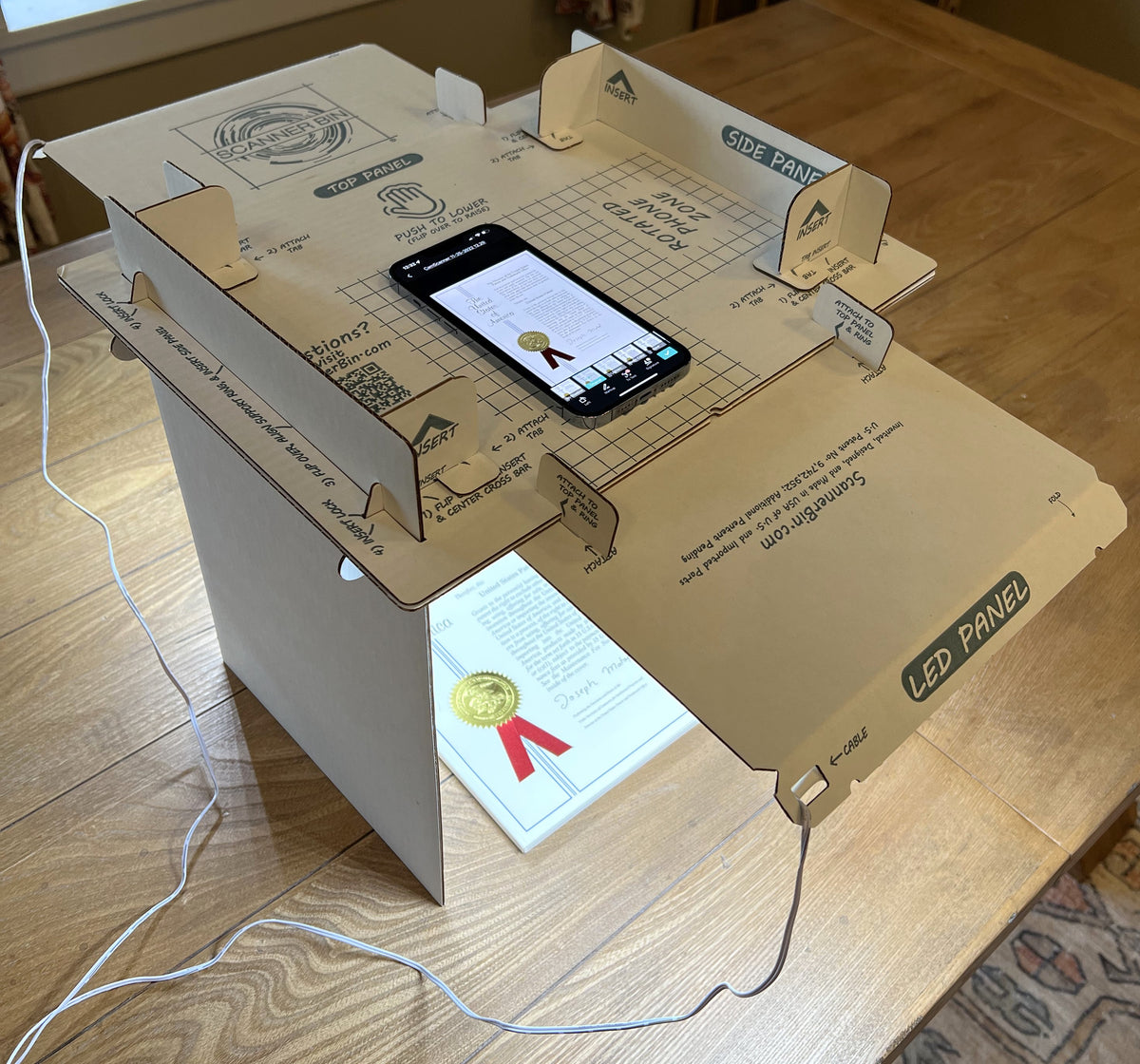Scanner Bin Pro - continuously adjustable with two LED panels